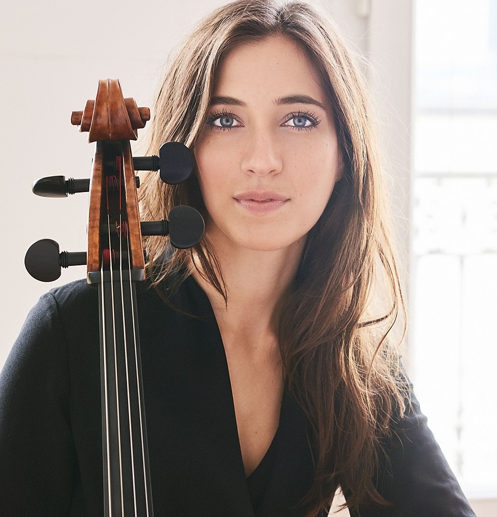 Camille Thomas's Instagram, Twitter & Facebook on IDCrawl